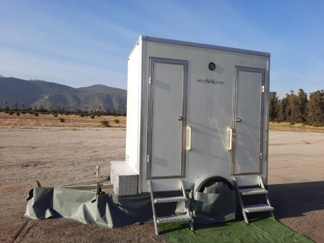 ¿Por qué no pueden faltar las duchas modulares en campamentos? - Baños ...